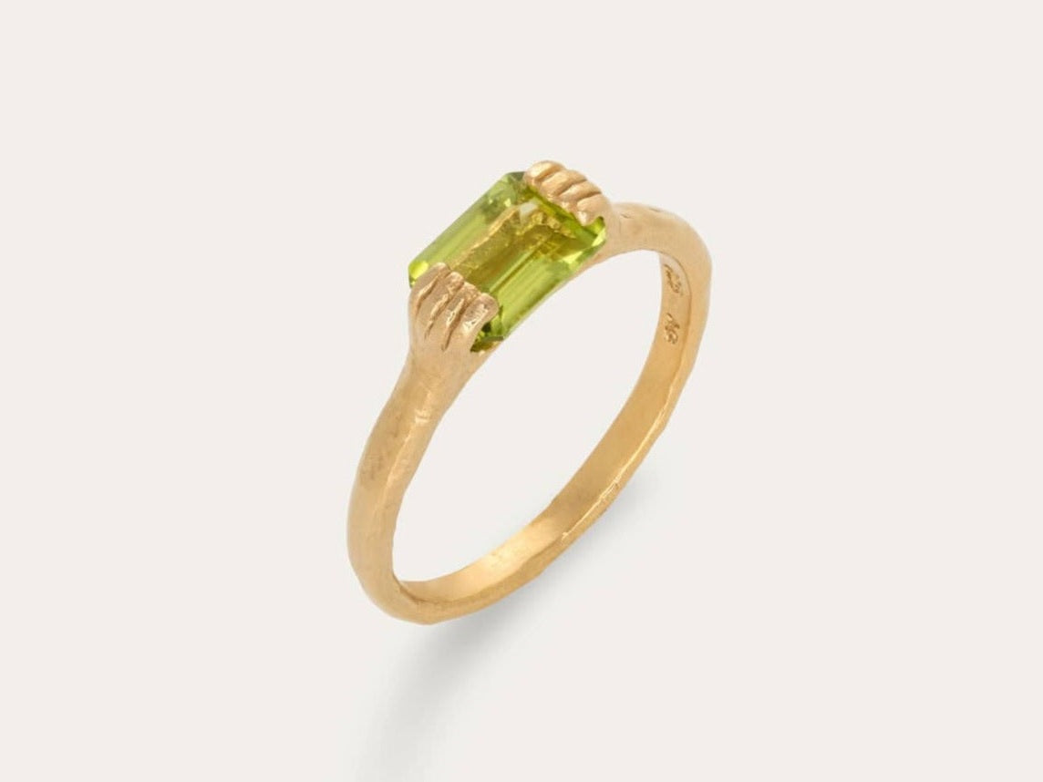 The All Loving ring (peridot) – Bjørg Jewellery